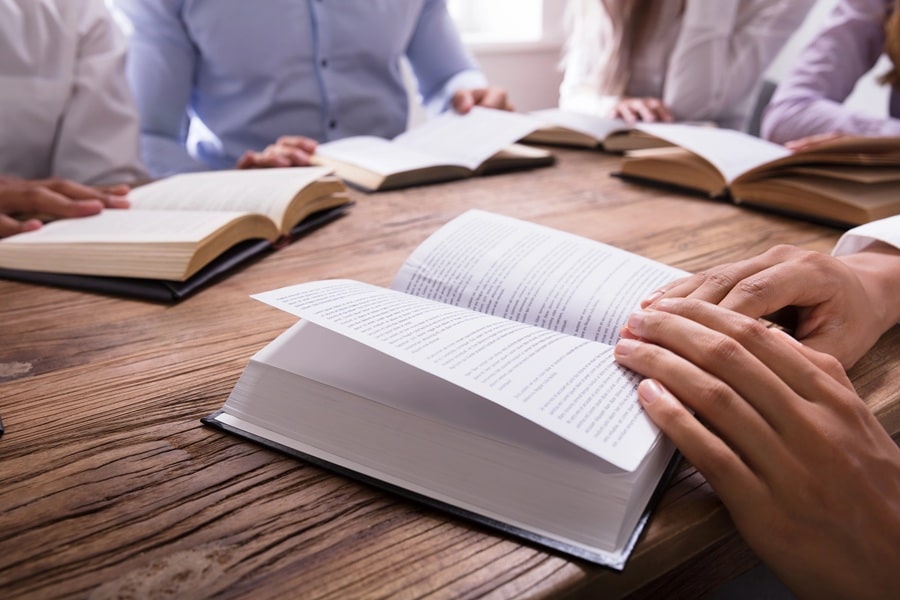 1 Corinthians 1 Bible Study Guide (Reflection Questions + Printable)